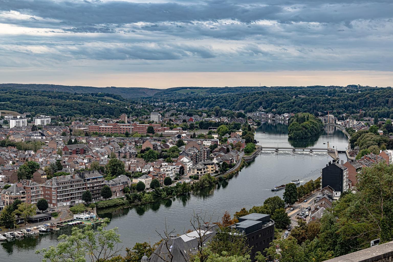 Namur 10 Reisetipps: Entdecke die Hauptstadt der Wallonie